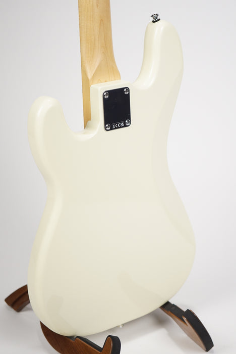 Fender Standard Precision Bass®, Maple Fingerboard, Black Pickguard, O ...